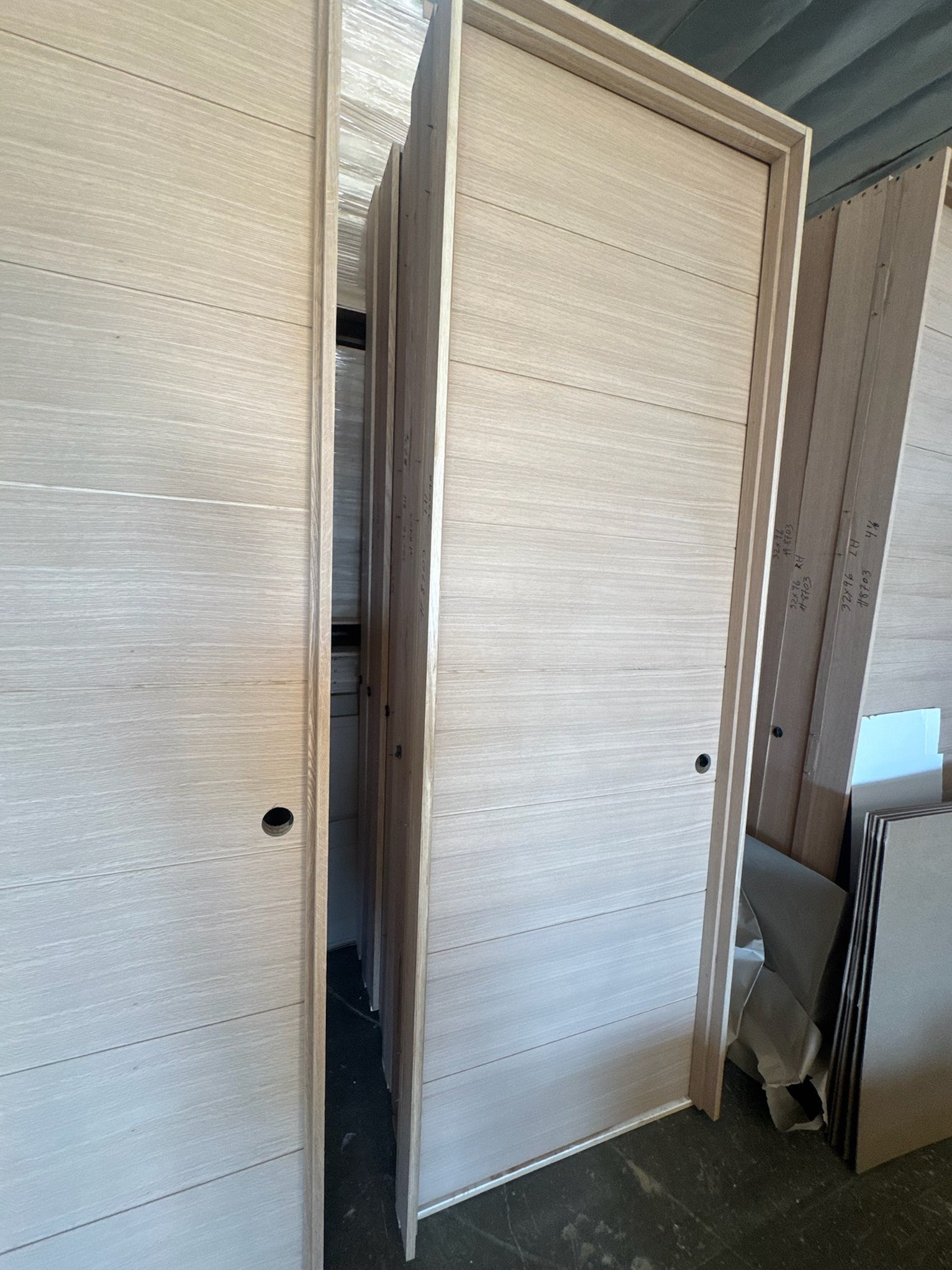 Horizon - Interior Modern White Oak Solid Wood Door (Horizontal Wood G ...